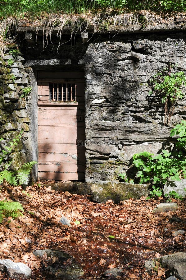 868 Rustic Water Tank Stock Photos - Free & Royalty-Free Stock Photos ...