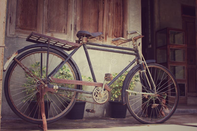 Vintage rusty bicycle stock image. Image of parked, cool - 59456847