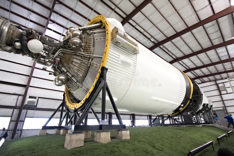 Vintage Saturno V Rocket imagem de stock editorial. Imagem de spaceship ...