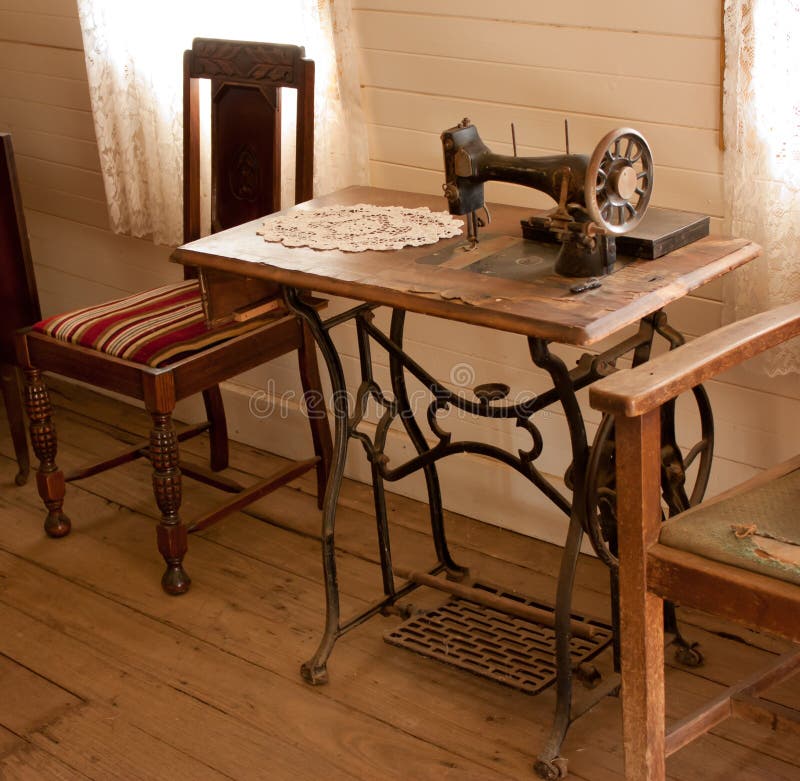 Vintage sewing machine stock photo. Image of historic - 26202854