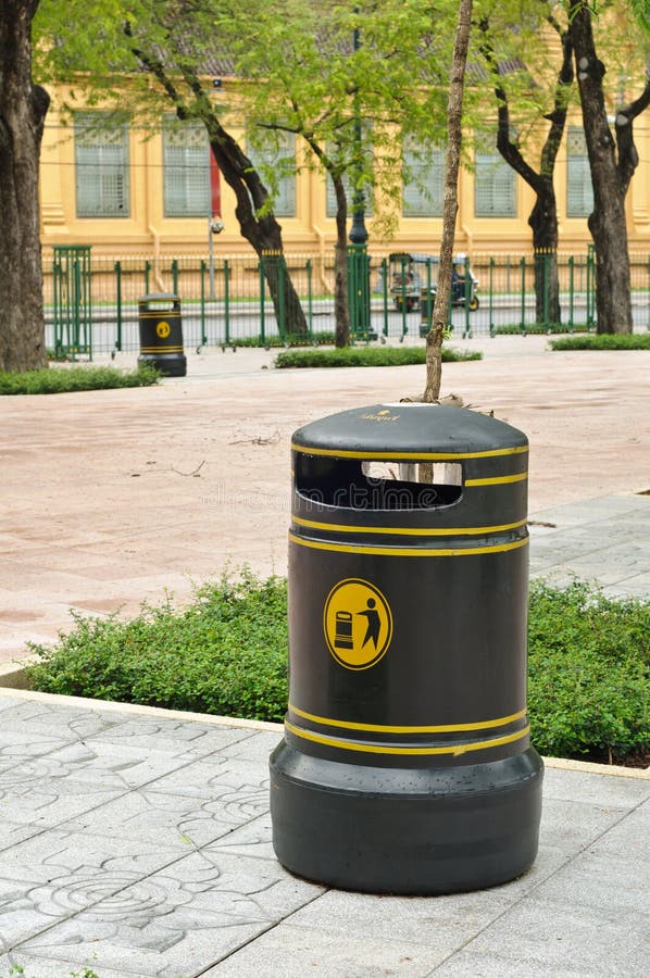 Vintage style garbage bin stock photo. Image of garbage - 21288570