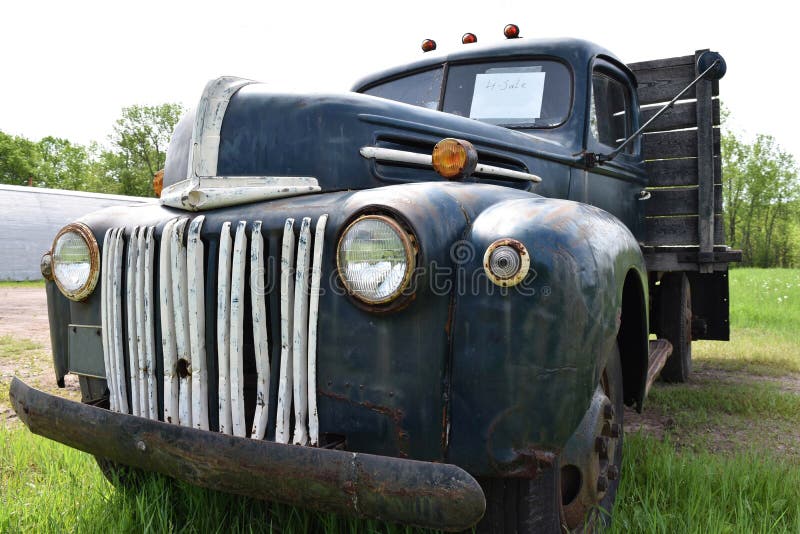 Vintage truck stock photo. Image of truck, outdoor, bleu - 73112672