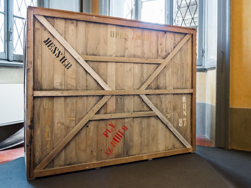 Vintage wooden crate stock image. Image of empty, crate - 30414347