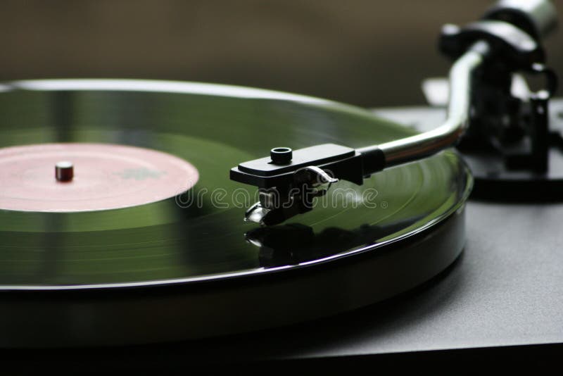 Vinyl Record Playing Picture. Image: 95697551