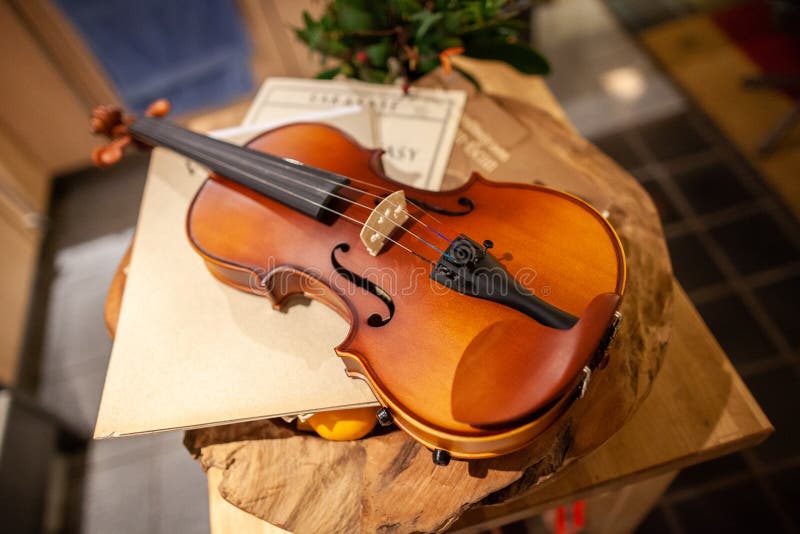Violin Lies on a Small Table Stock Photo - Image of entertainment ... Violin Lies on a Small Table Stock Photo - Image of entertainment ...
