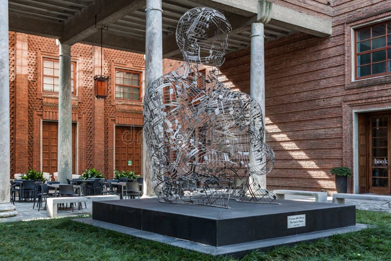 Violin museum editorial photography. Image of museum - 79390932