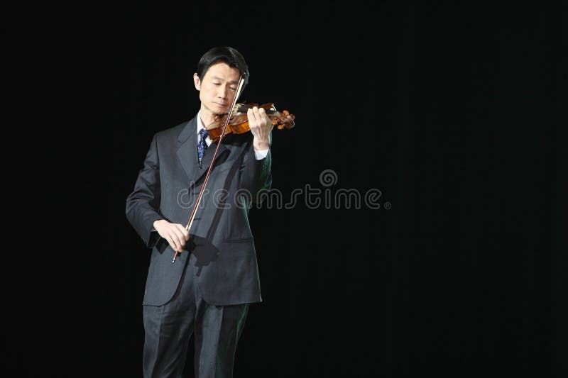 Violin Solo editorial stock image. Image of beijing, violin - 21695054
