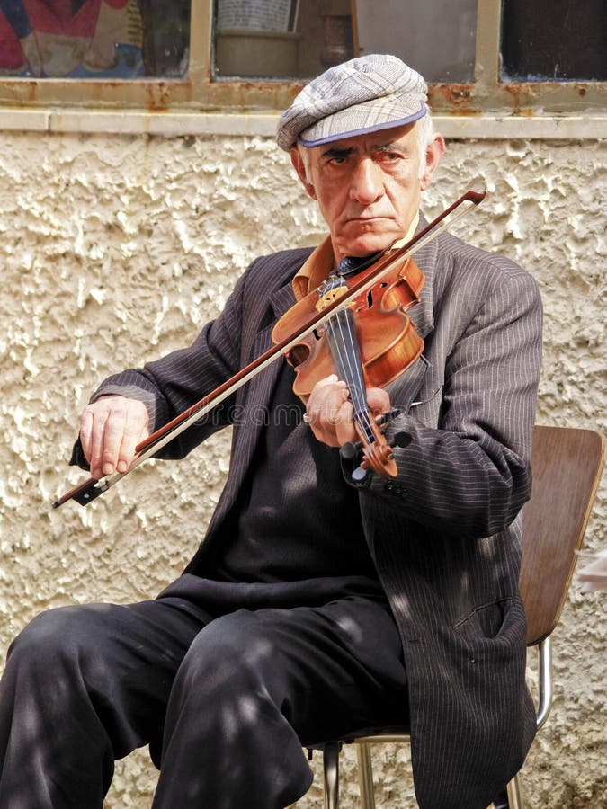 Violinist editorial image. Image of judaic, hebrew, concert - 26892305