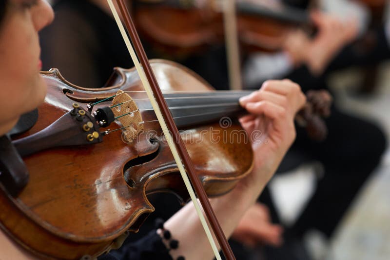 Violoniste Playing Classical Violin De Femmes Photo stock - Image du ...