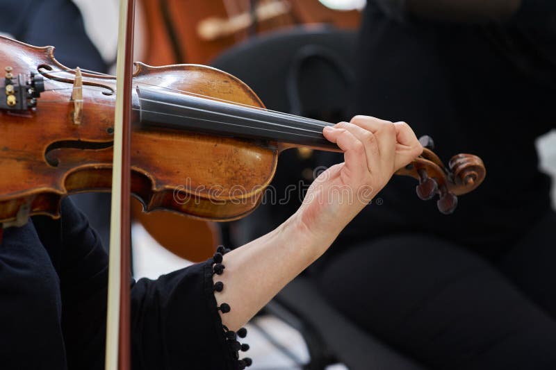 Violoniste Playing Classical Violin De Femmes Photo stock - Image du ...