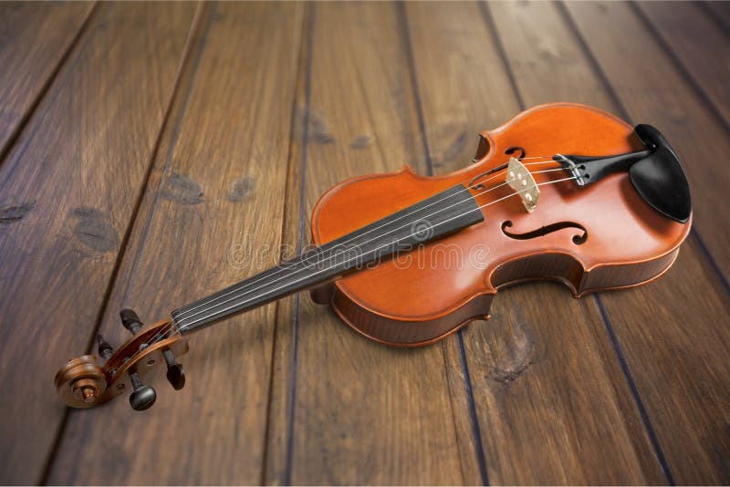 Viool stock afbeelding. Image of korrel, muzikaal, cirkel - 115314411