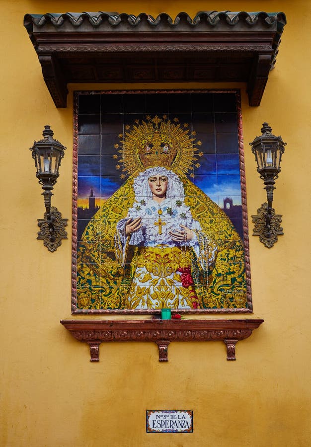 A Virgem Da Macarena De Sevilha, Um Dos Símbolos Mais Importantes Da ...