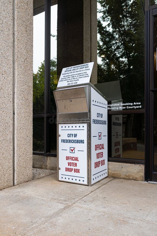 Early Voting Sign stock photo. Image of democrat, presidential - 79402798