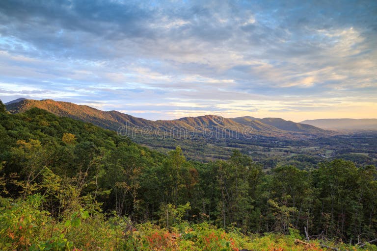 Virginia Porter Mountain Blue Ridge Imagem de Stock - Imagem de céu ...
