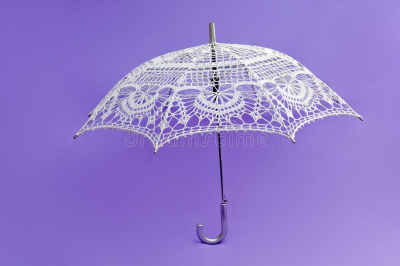 Gammalt litet paraply arkivfoto. Bild av parasoll, trä - 15042012