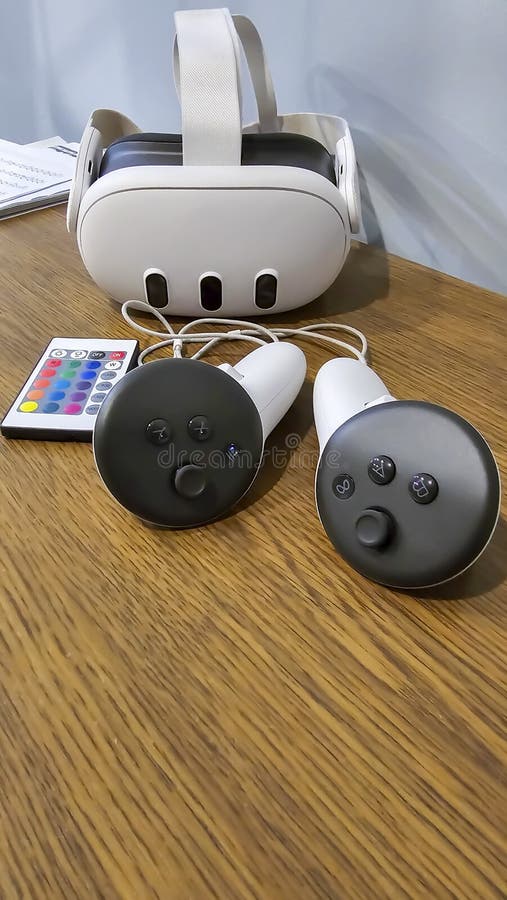 Virtual Game Set. VR Headset Stock Image - Image of dive, device: 329868501