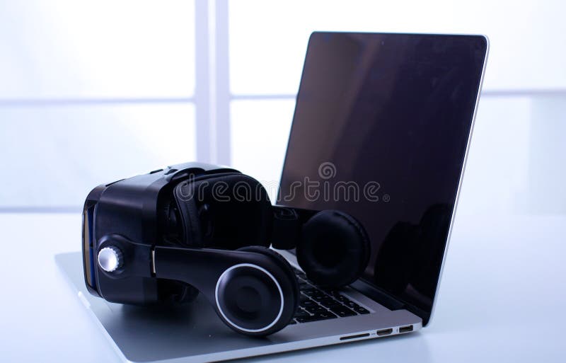 Virtual Reality Equipment in the Laboratory Laptop with Remote ...