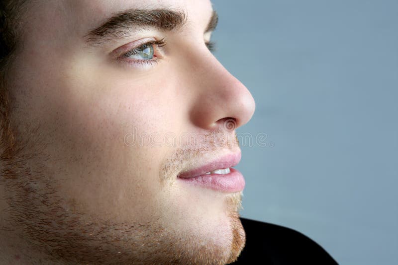 Visage Beau De Jeune Homme De Verticale De Profil Image stock - Image ...
