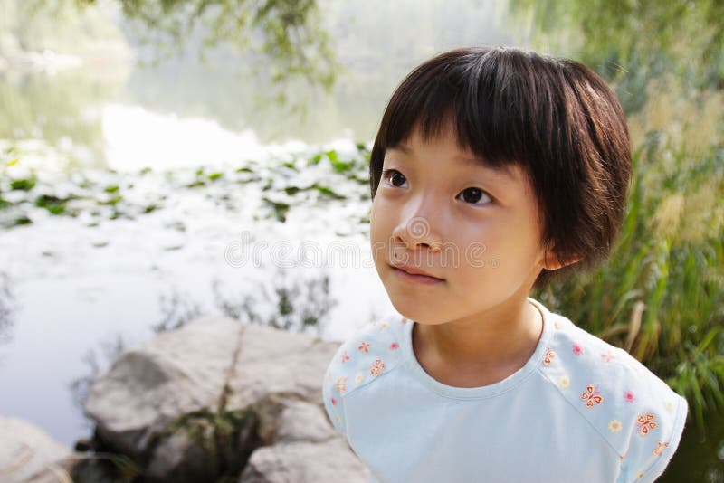 Visage Chinois De Petite Fille Photo stock - Image du enfance, chinois ...