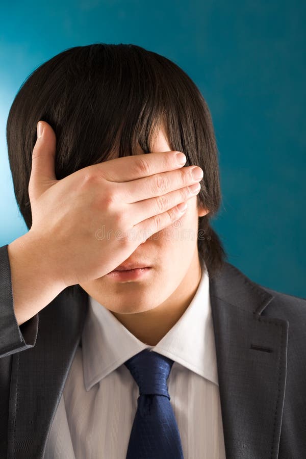 Visage de dissimulation image stock. Image of attrayant - 13070579