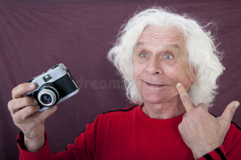 Regard Fou Et Fou Plus âgé, Homme Désespéré, Retirant Ses Cheveux ...