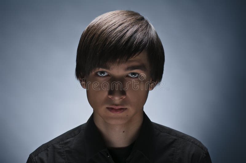 Visage semblable photo stock. Image du positionnement - 23699418