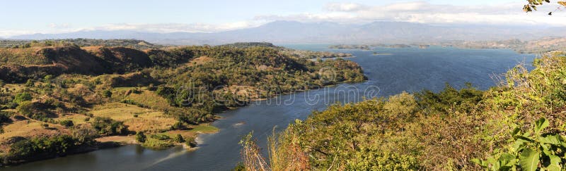 Lago Suchitlan Visto De Suchitoto Foto de archivo - Imagen de paisaje ...