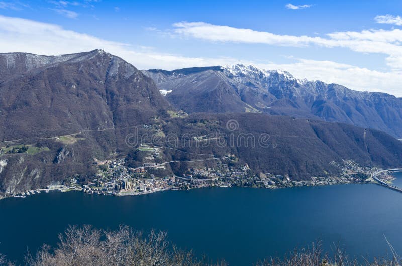 Visión Sobre El Lago Lugano - Suiza Foto de archivo - Imagen de cubo ...