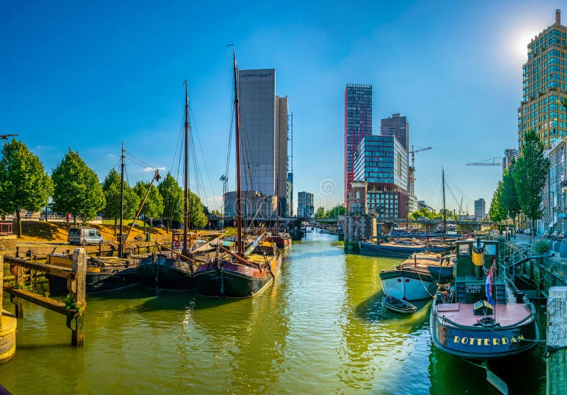 Visie Op De Oude Haven Van Rotterdam Nederland Redactionele Stock Foto ...