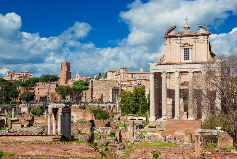 Visiting Roman Forum editorial photography. Image of cloud - 123089462