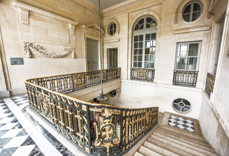 Visiting Versailles Palace editorial photography. Image of visiting ...