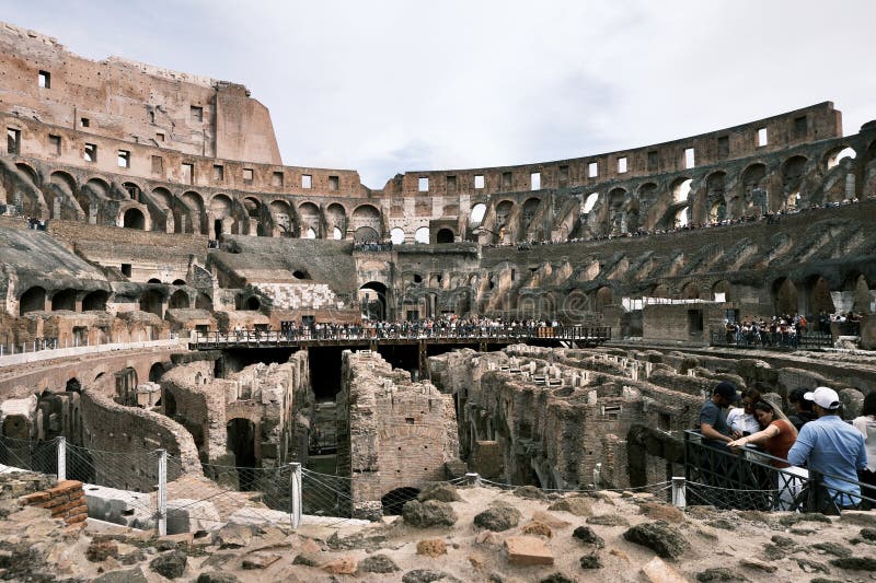Visitors Exploring Inside the Roman Coliseum Editorial Photography ...
