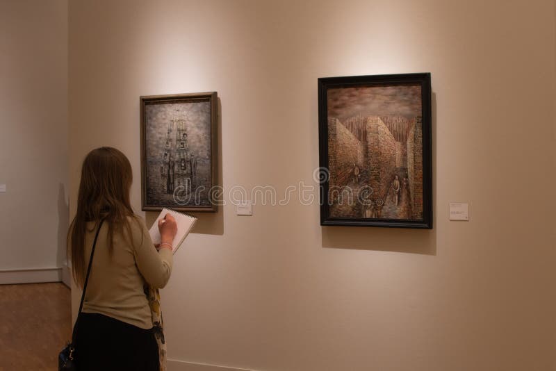 Visitors To the Museum Look at the Painting Editorial Image - Image of ...