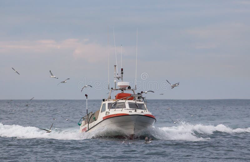 Vissersboot stock foto. Image of commercieel, offshore - 39525486