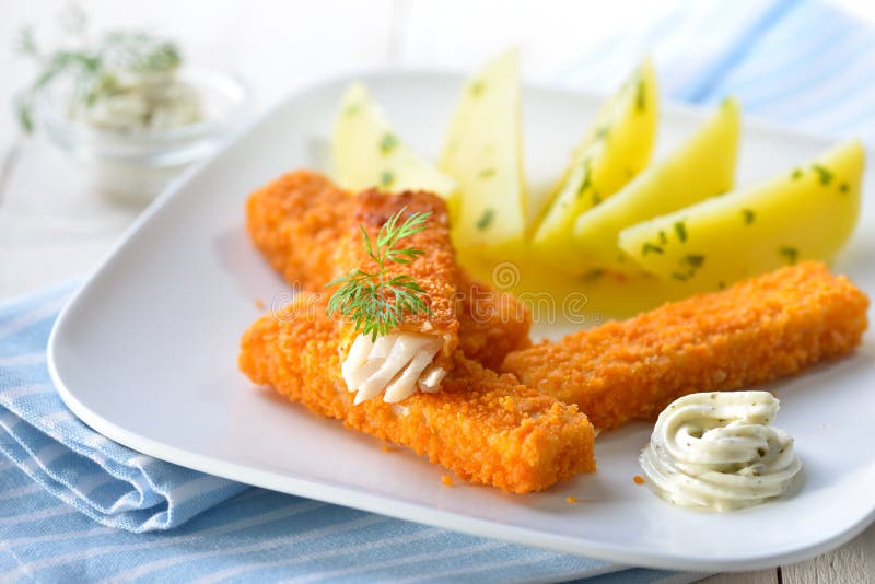 Vissticks stock afbeelding. Image of aardappels, erwten - 74133775