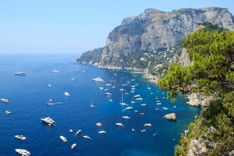 Vista Aérea De La Isla De Capri, Italia Imagen de archivo - Imagen de ...