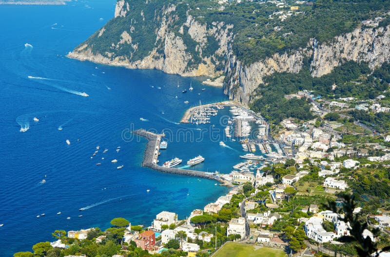 Vista Aérea De La Isla De Capri, Italia Imagen de archivo - Imagen de ...