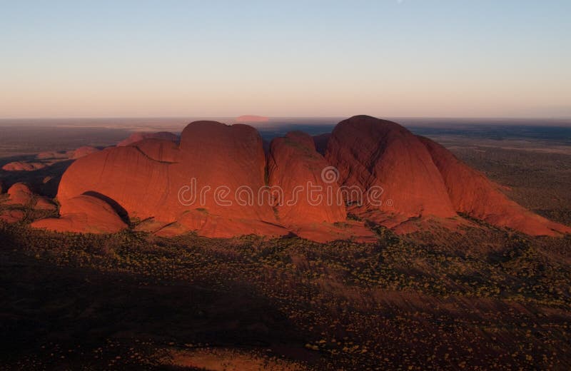 Vista Aérea De La Roca De Ayers Imagen de archivo editorial - Imagen de ...