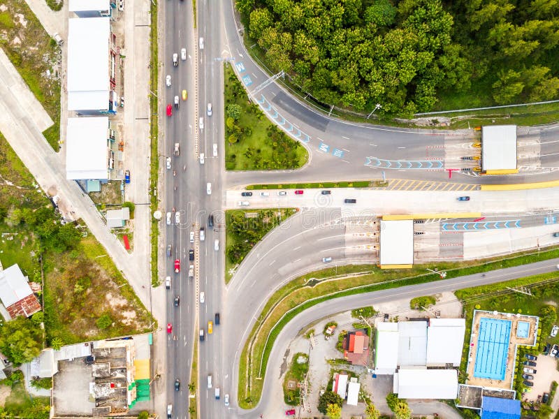 Vista Aerea Dell'incrocio a T Immagine Stock - Immagine di pista ...