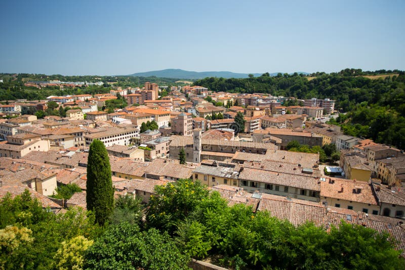 Vista a Colle Di Val D'Elsa, Italia Imagen de archivo - Imagen de color ...