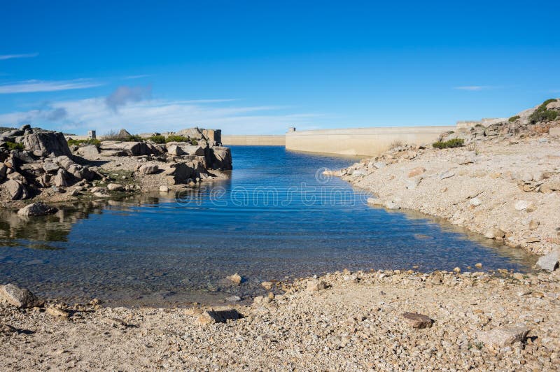 Lagoa Comprida Es El Lago M?s Grande Del Parque De Serra Da Estrela ...