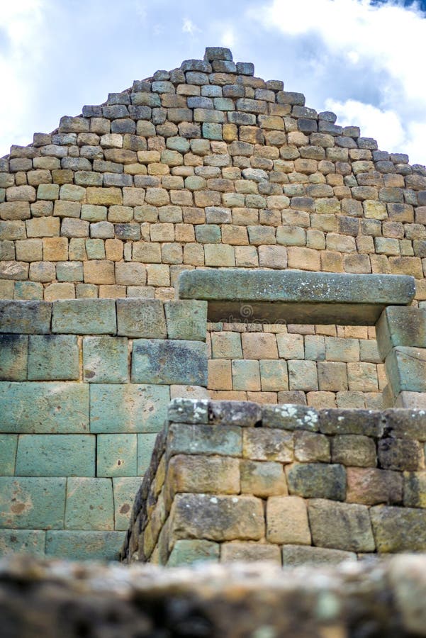 Vista De Las Ruinas Del Inca De Ingapirca Imagen de archivo - Imagen de ...
