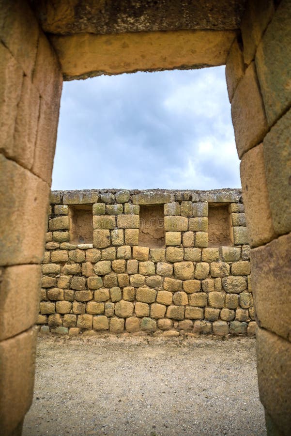 Vista De Las Ruinas Del Inca De Ingapirca Foto de archivo - Imagen de ...