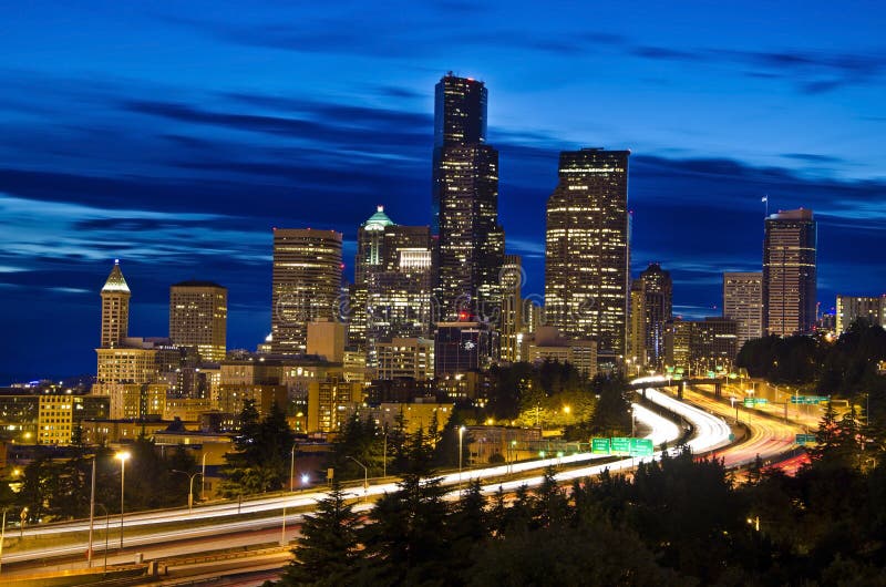 A Vista De Seattle Do Dr. Jose Rizal Bridge Imagem de Stock - Imagem de ...
