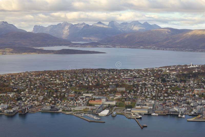 Vista de Tromso imagen de archivo. Imagen de borde, horizonte - 34830275