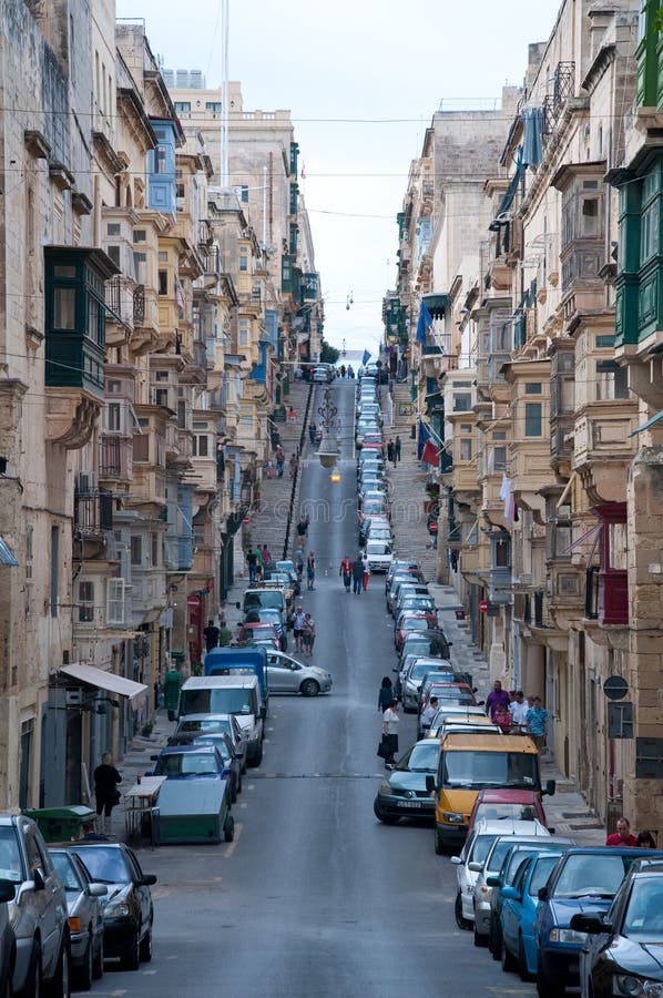 Rua em Valletta malta foto de stock. Imagem de paisagem - 81495410