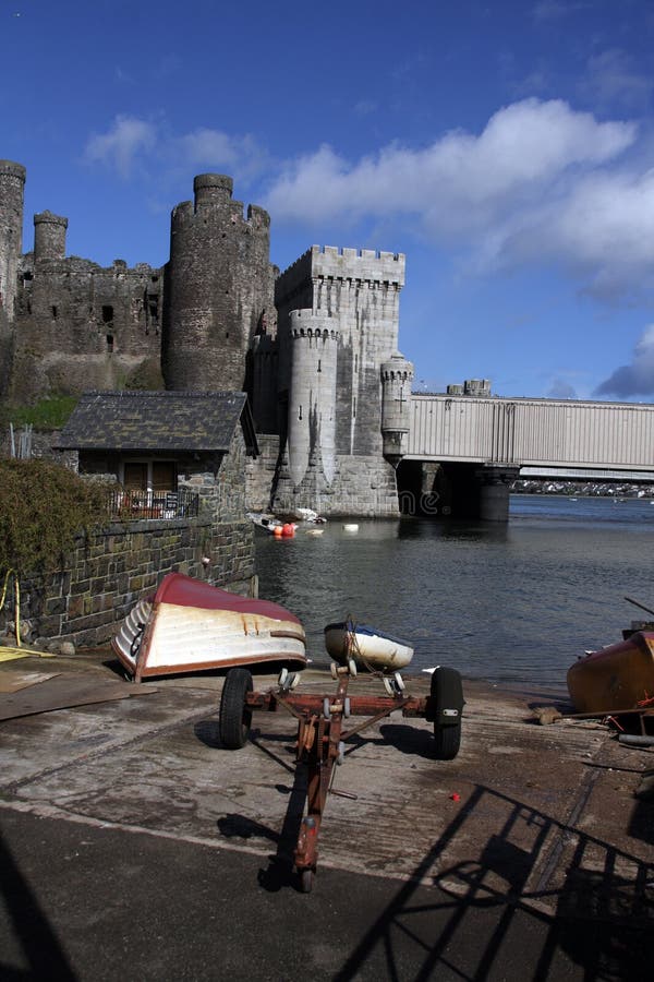 Vista Del Castillo De Conwy Foto de archivo - Imagen de galés, ciudad ...