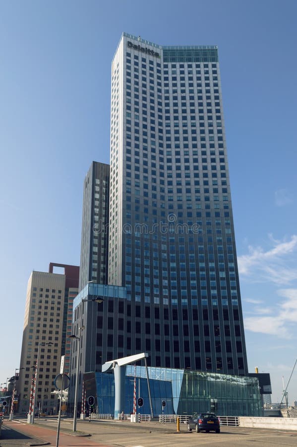 Edificio De Deloitte En Los Angeles C?ntrico - California, Los E.E.U.U ...