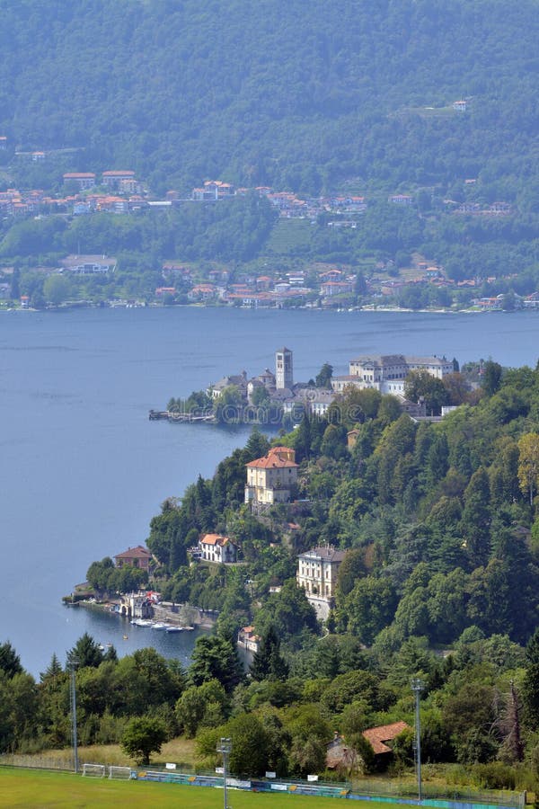 Vista Del Lago Orta, Italia Immagine Stock - Immagine di flangia ...