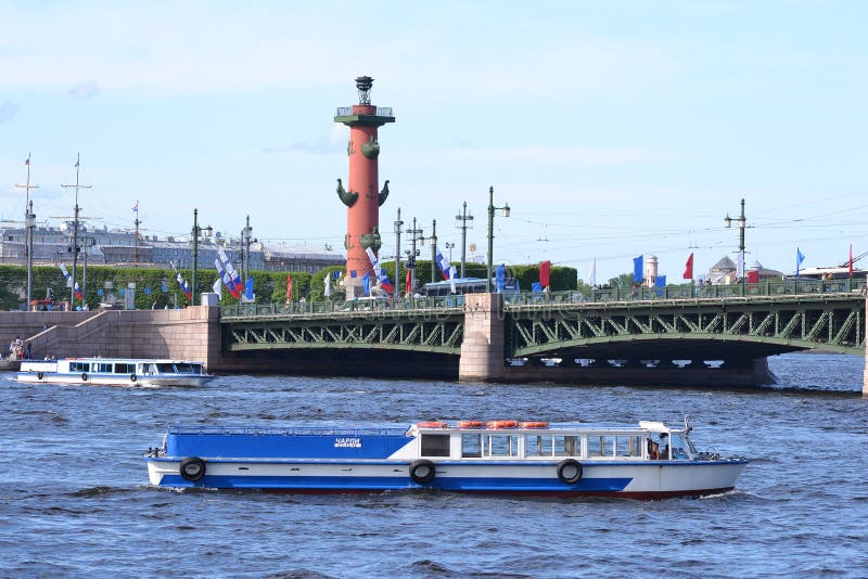 Vista del río Neva foto editorial. Imagen de neva, río - 25200646